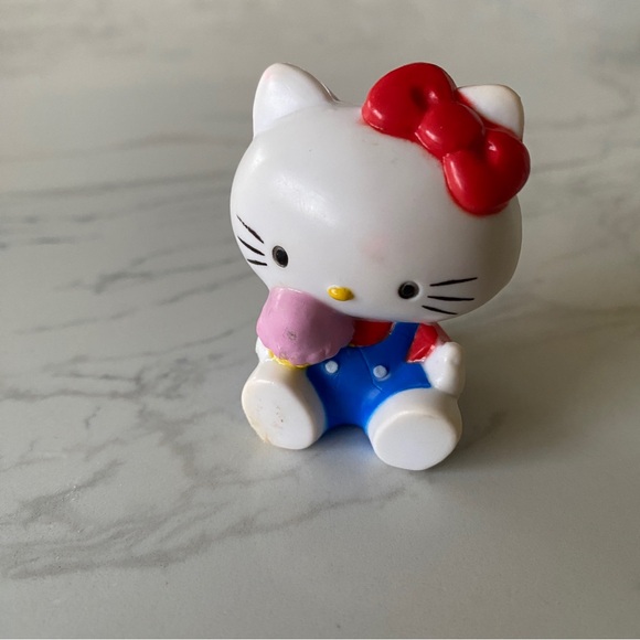 Sanrio | Toys | Hello Kitty 983 Collectibles Sweetheart | Poshmark